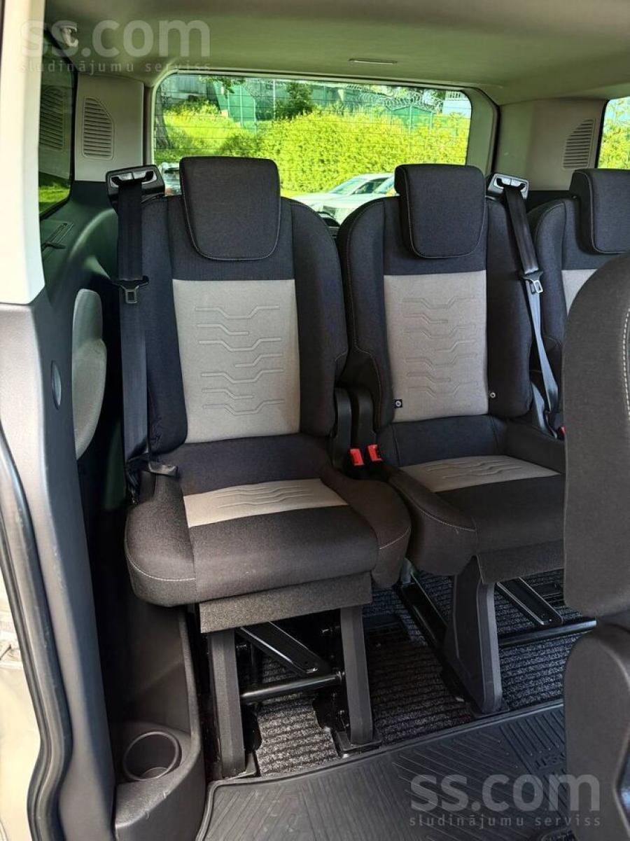 Pelēks Ford Tourneo 2016 Tallina, ar dzinēja tilpumu 2.00 L un nobraukumu 199 tūkst. km par 14990 €, foto 21 vietnē AUTOMOTO.COM.LV