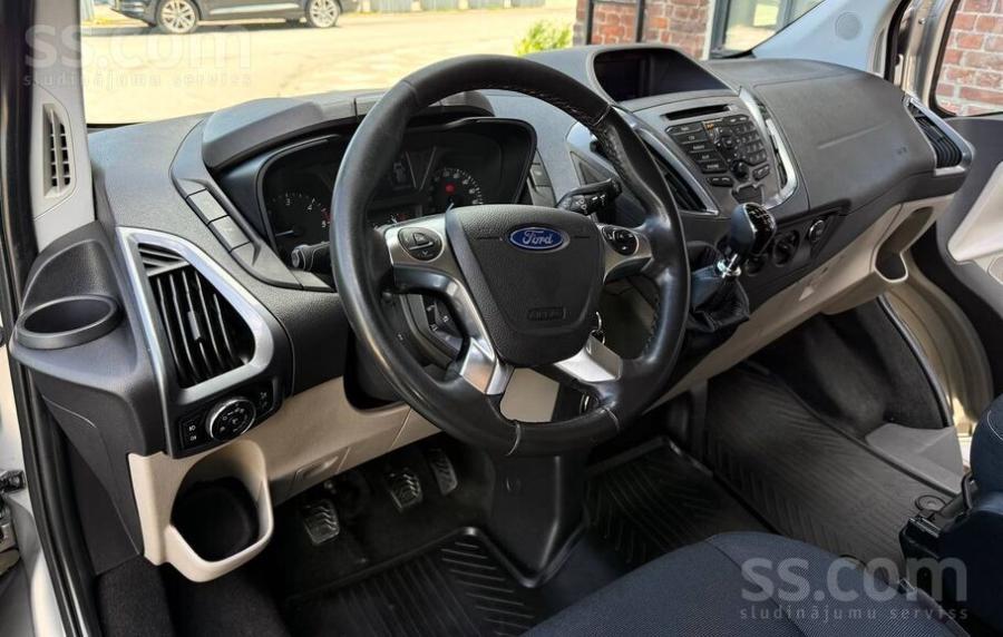 Pelēks Ford Tourneo 2016 Tallina, ar dzinēja tilpumu 2.00 L un nobraukumu 199 tūkst. km par 14990 €, foto 24 vietnē AUTOMOTO.COM.LV