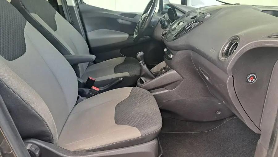 Pelēks Ford Tourneo 2017 Ogre, ar dzinēja tilpumu 1.00 L un nobraukumu 96 tūkst. km par 7350 €, foto 9 vietnē AUTOMOTO.COM.LV