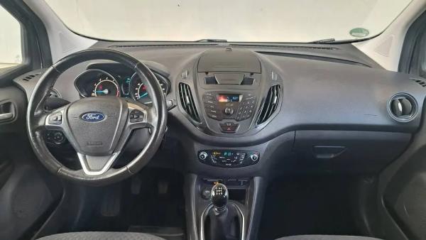 Grey Ford Tourneo 2017 in Ogre, with an engine capacity of 1.00 L and mileage of 96 thousand km for 7350 €, photo 9 on AUTOMOTO.COM.LV