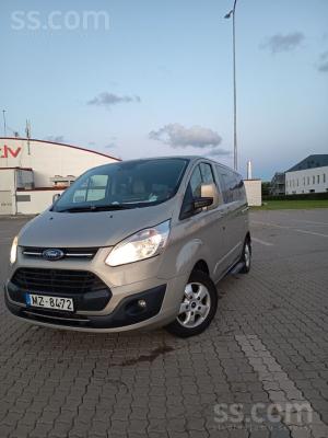 Pelēks Ford Tourneo 2017 Rīga, ar dzinēja tilpumu 2.00 L un nobraukumu 380 tūkst. km par 12300 €, foto  vietnē AUTOMOTO.COM.LV
