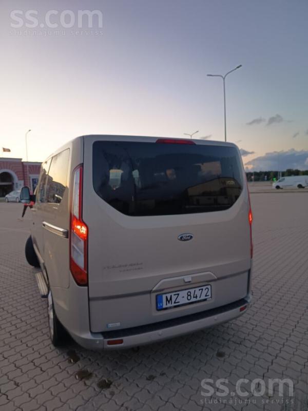 Pelēks Ford Tourneo 2017 Rīga, ar dzinēja tilpumu 2.00 L un nobraukumu 380 tūkst. km par 12300 €, foto 3 vietnē AUTOMOTO.COM.LV
