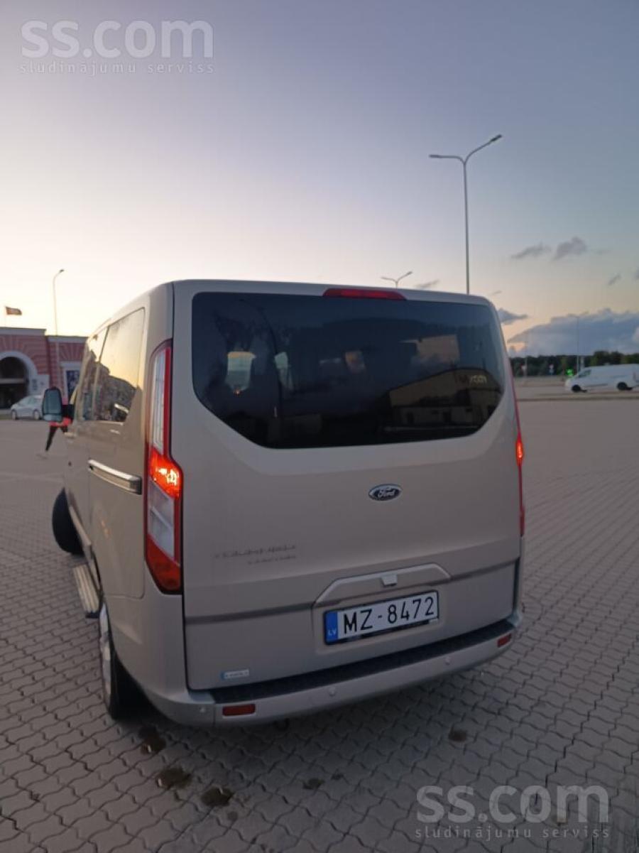 Pelēks Ford Tourneo 2017 Rīga, ar dzinēja tilpumu 2.00 L un nobraukumu 380 tūkst. km par 12300 €, foto 4 vietnē AUTOMOTO.COM.LV
