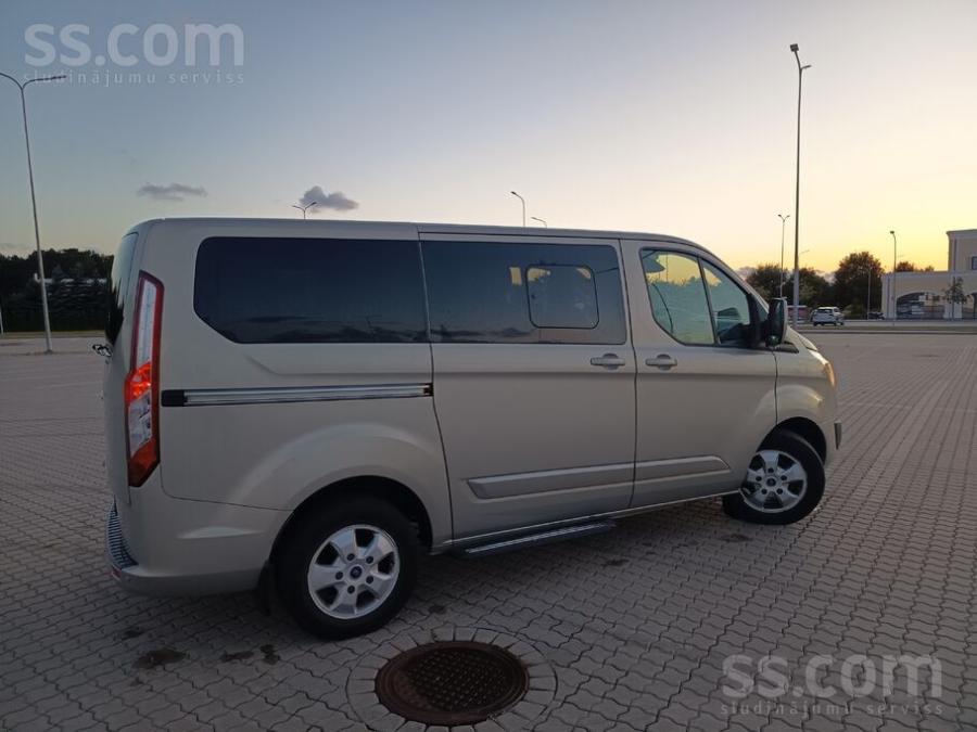 Pelēks Ford Tourneo 2017 Rīga, ar dzinēja tilpumu 2.00 L un nobraukumu 380 tūkst. km par 12300 €, foto 6 vietnē AUTOMOTO.COM.LV