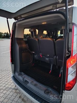 Pelēks Ford Tourneo 2017 Rīga, ar dzinēja tilpumu 2.00 L un nobraukumu 380 tūkst. km par 12300 €, foto 7 vietnē AUTOMOTO.COM.LV