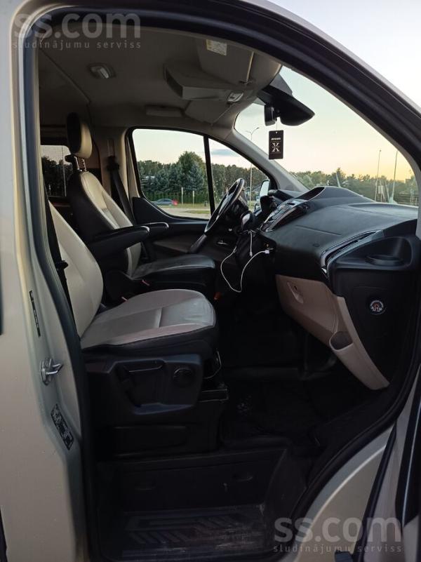 Pelēks Ford Tourneo 2017 Rīga, ar dzinēja tilpumu 2.00 L un nobraukumu 380 tūkst. km par 12300 €, foto 9 vietnē AUTOMOTO.COM.LV