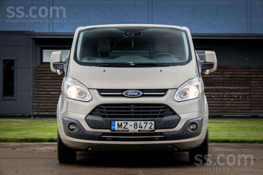 Grey Ford Tourneo 2017 in Riga, with an engine capacity of 2.00 L and mileage of 387 thousand km for 13990 €, photo 3 on AUTOMOTO.COM.LV