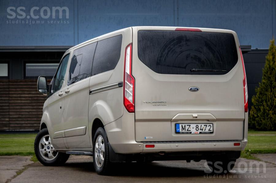 Grey Ford Tourneo 2017 in Riga, with an engine capacity of 2.00 L and mileage of 387 thousand km for 13990 €, photo 5 on AUTOMOTO.COM.LV