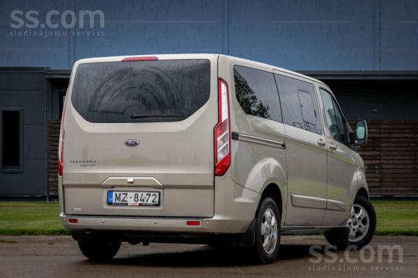 Grey Ford Tourneo 2017 in Riga, with an engine capacity of 2.00 L and mileage of 387 thousand km for 13990 €, photo 7 on AUTOMOTO.COM.LV