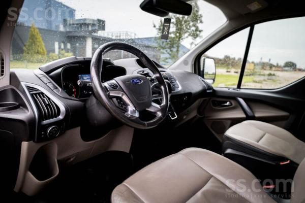 Grey Ford Tourneo 2017 in Riga, with an engine capacity of 2.00 L and mileage of 387 thousand km for 13990 €, photo 8 on AUTOMOTO.COM.LV