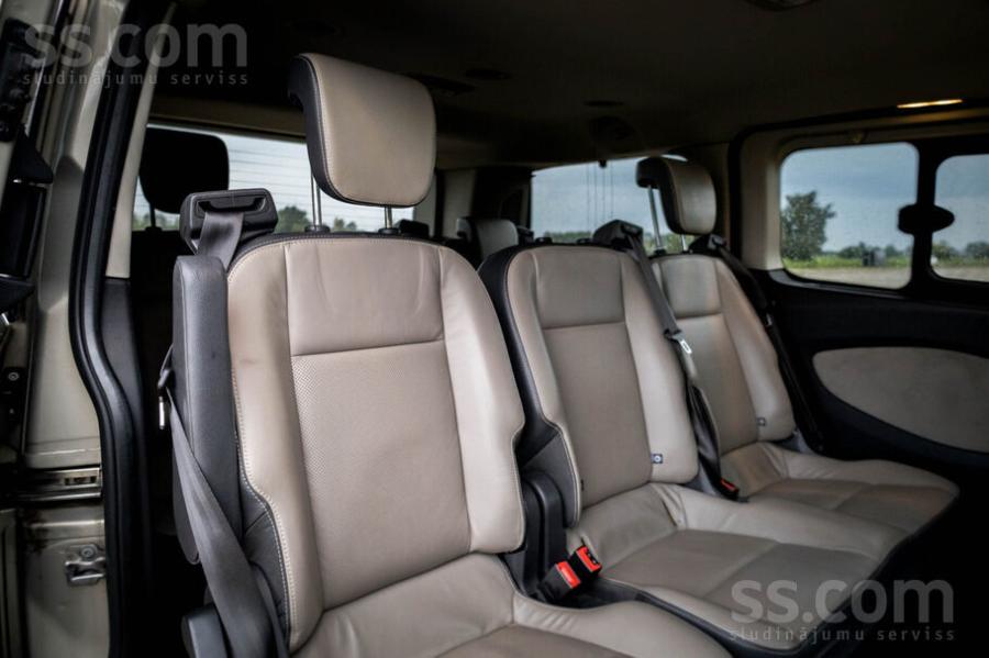 Grey Ford Tourneo 2017 in Riga, with an engine capacity of 2.00 L and mileage of 387 thousand km for 13990 €, photo 12 on AUTOMOTO.COM.LV
