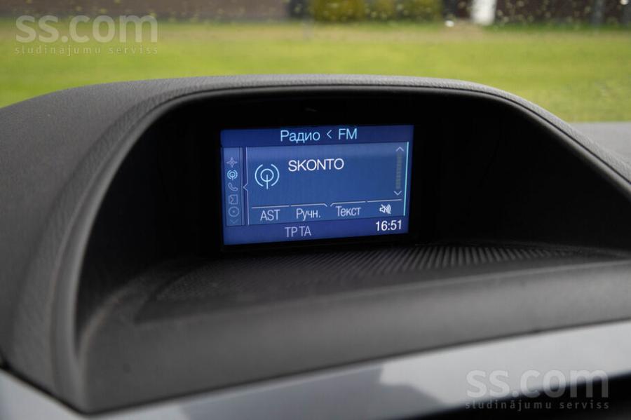Grey Ford Tourneo 2017 in Riga, with an engine capacity of 2.00 L and mileage of 387 thousand km for 13990 €, photo 21 on AUTOMOTO.COM.LV