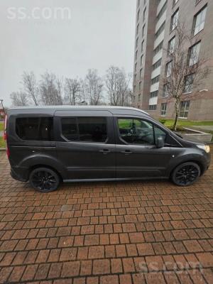 Grey Ford Tourneo 2018 in Riga, with an engine capacity of 1.50 L and mileage of 208 thousand km for 10900 €, photo 4 on AUTOMOTO.COM.LV