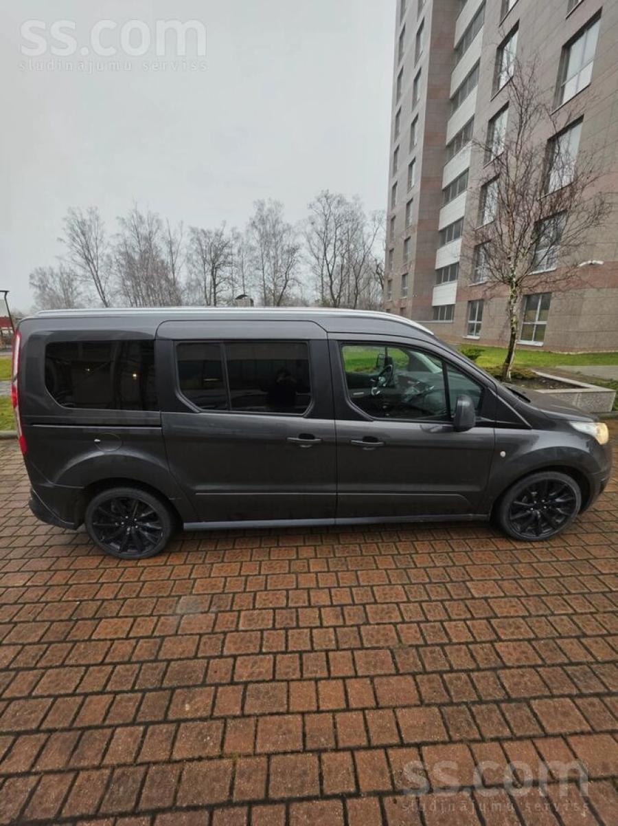 Grey Ford Tourneo 2018 in Riga, with an engine capacity of 1.50 L and mileage of 208 thousand km for 10900 €, photo 4 on AUTOMOTO.COM.LV