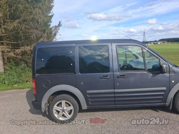 Pelēks Ford Tourneo 2010 Saue, ar dzinēja tilpumu 1.80 L un nobraukumu 336 tūkst. km par 1897 €, foto 3 vietnē AUTOMOTO.COM.LV