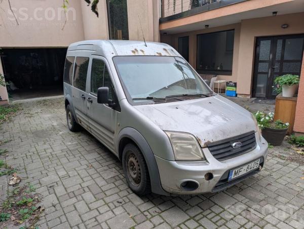 Pelēks Ford Tourneo 2010 Rīga, ar dzinēja tilpumu 1.80 L un nobraukumu 490 tūkst. km par 450 €, foto 1 vietnē AUTOMOTO.COM.LV