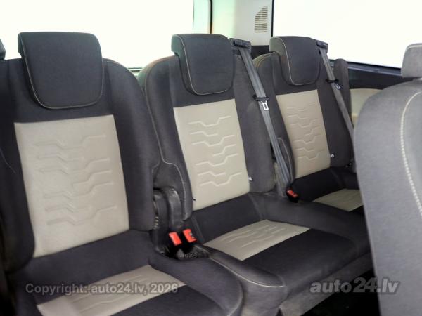 Pelēks Ford Tourneo 2013 Tallina, ar dzinēja tilpumu 2.20 L un nobraukumu 385 tūkst. km par 4999 €, foto 8 vietnē AUTOMOTO.COM.LV