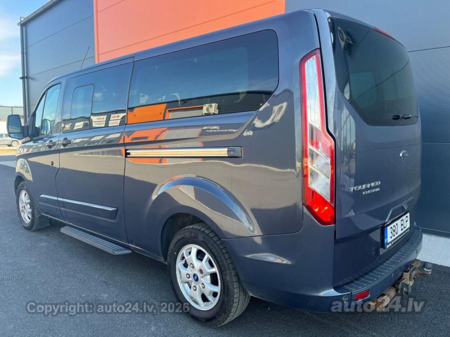 Pelēks Ford Tourneo 2014 Kuresāre, ar dzinēja tilpumu 2.20 L un nobraukumu 331 tūkst. km par 11000 €, foto 4 vietnē AUTOMOTO.COM.LV