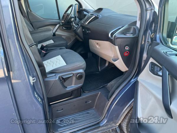 Grey Ford Tourneo 2014 in Kuressaare, with an engine capacity of 2.20 L and mileage of 331 thousand km for 11000 €, photo 11 on AUTOMOTO.COM.LV
