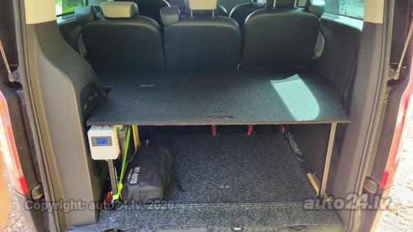 Pelēks Ford Tourneo 2014 Tallina, ar dzinēja tilpumu 2.20 L un nobraukumu 224 tūkst. km par 14999 €, foto 9 vietnē AUTOMOTO.COM.LV