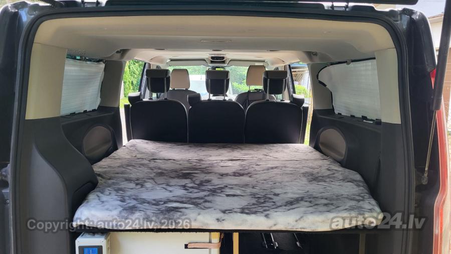 Pelēks Ford Tourneo 2014 Tallina, ar dzinēja tilpumu 2.20 L un nobraukumu 224 tūkst. km par 14999 €, foto 13 vietnē AUTOMOTO.COM.LV