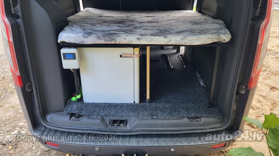 Pelēks Ford Tourneo 2014 Tallina, ar dzinēja tilpumu 2.20 L un nobraukumu 224 tūkst. km par 14999 €, foto 14 vietnē AUTOMOTO.COM.LV