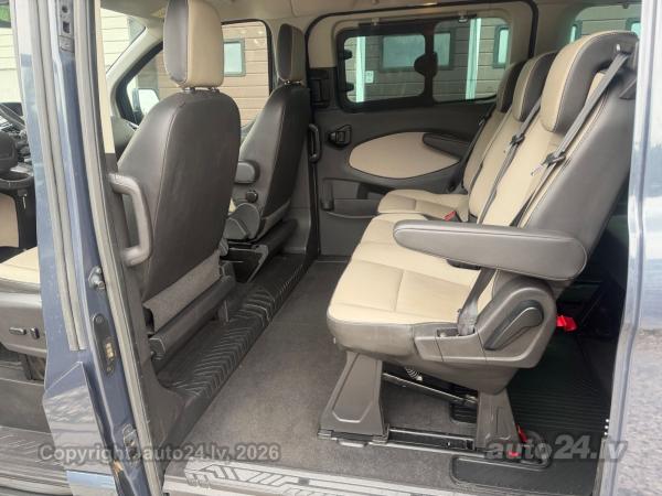 Pelēks Ford Tourneo 2014 Veru, ar dzinēja tilpumu 2.20 L un nobraukumu 261 tūkst. km par 10990 €, foto 8 vietnē AUTOMOTO.COM.LV