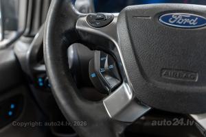 Pelēks Ford Tourneo 2017 Tallina, ar dzinēja tilpumu 2.00 L un nobraukumu 191 tūkst. km par 17990 €, foto 5 vietnē AUTOMOTO.COM.LV