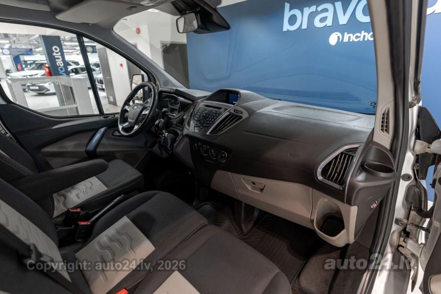 Pelēks Ford Tourneo 2017 Tallina, ar dzinēja tilpumu 2.00 L un nobraukumu 191 tūkst. km par 17990 €, foto 10 vietnē AUTOMOTO.COM.LV