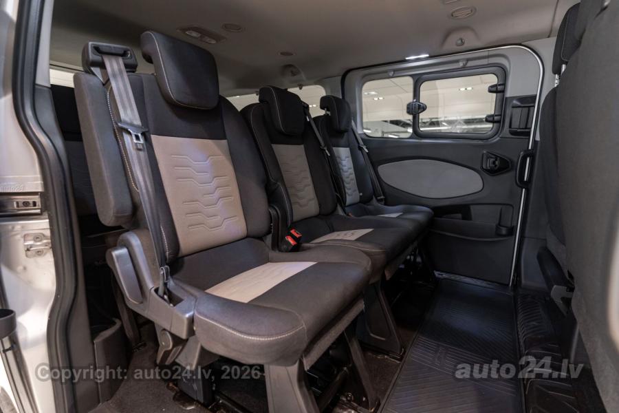 Pelēks Ford Tourneo 2017 Tallina, ar dzinēja tilpumu 2.00 L un nobraukumu 191 tūkst. km par 17990 €, foto 11 vietnē AUTOMOTO.COM.LV