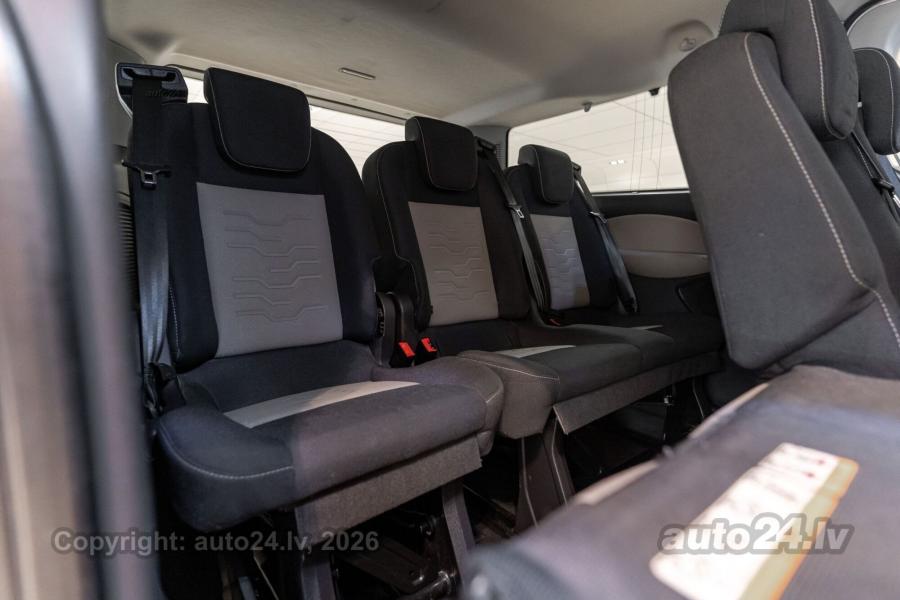 Pelēks Ford Tourneo 2017 Tallina, ar dzinēja tilpumu 2.00 L un nobraukumu 191 tūkst. km par 17990 €, foto 13 vietnē AUTOMOTO.COM.LV
