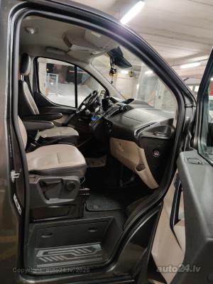 Pelēks Ford Tourneo 2017 Tallina, ar dzinēja tilpumu 2.00 L un nobraukumu 242 tūkst. km par 21500 €, foto 6 vietnē AUTOMOTO.COM.LV
