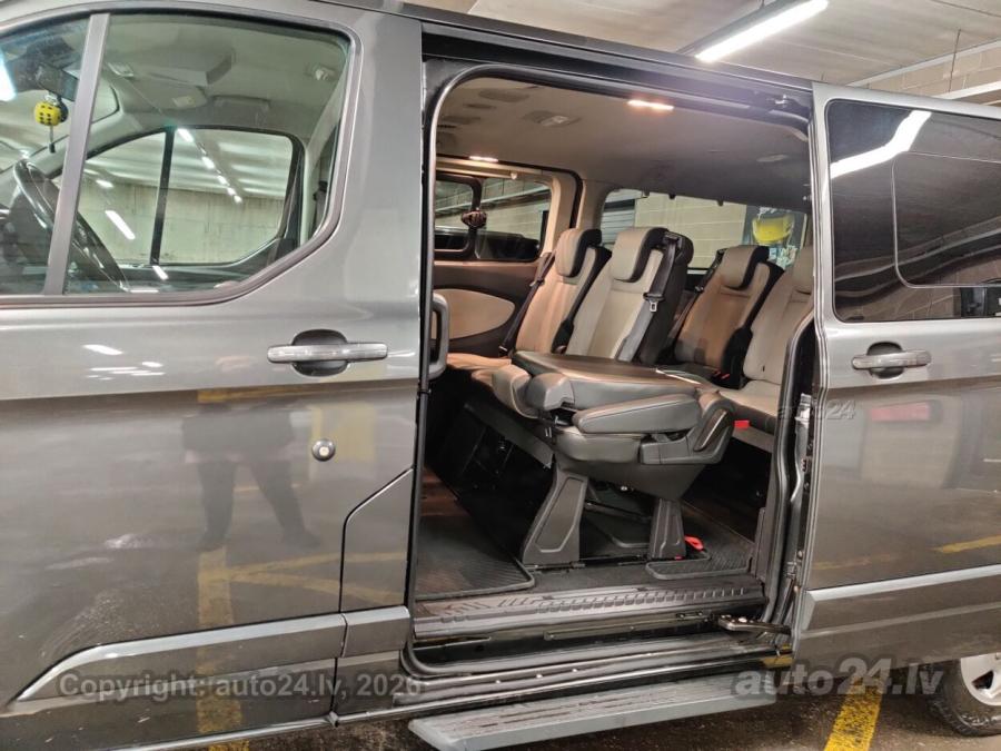 Pelēks Ford Tourneo 2017 Tallina, ar dzinēja tilpumu 2.00 L un nobraukumu 242 tūkst. km par 21500 €, foto 7 vietnē AUTOMOTO.COM.LV