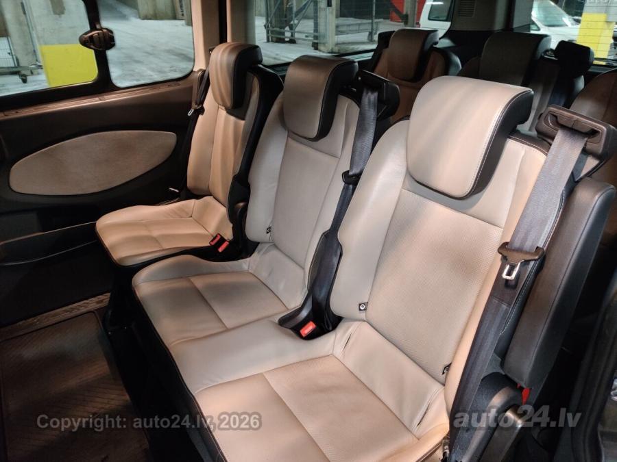 Pelēks Ford Tourneo 2017 Tallina, ar dzinēja tilpumu 2.00 L un nobraukumu 242 tūkst. km par 21500 €, foto 8 vietnē AUTOMOTO.COM.LV