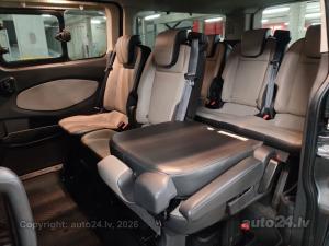 Pelēks Ford Tourneo 2017 Tallina, ar dzinēja tilpumu 2.00 L un nobraukumu 242 tūkst. km par 21500 €, foto 9 vietnē AUTOMOTO.COM.LV