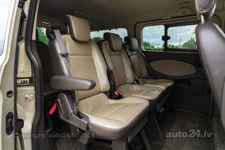 Pelēks Ford Tourneo 2017 Tallina, ar dzinēja tilpumu 2.00 L un nobraukumu 235 tūkst. km par 19999 €, foto 8 vietnē AUTOMOTO.COM.LV