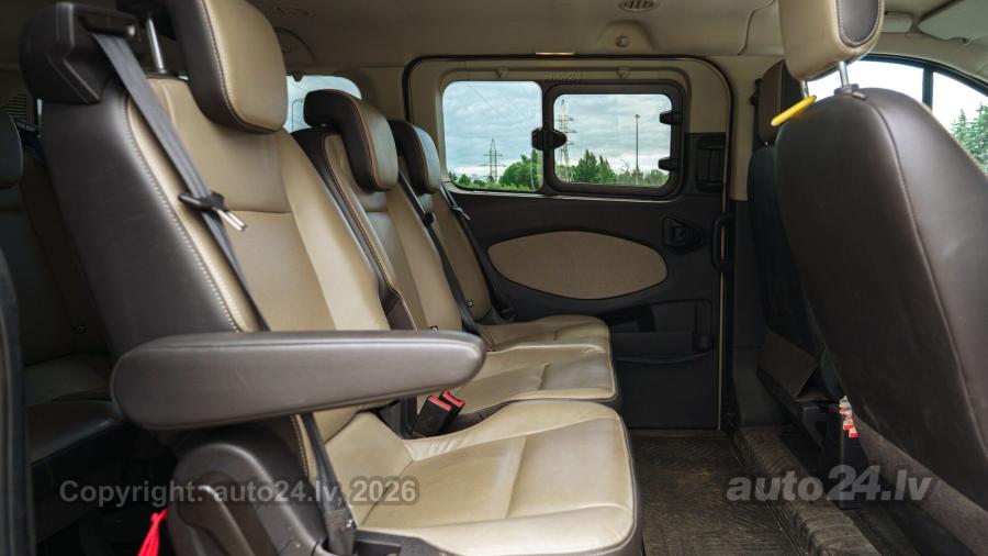 Pelēks Ford Tourneo 2017 Tallina, ar dzinēja tilpumu 2.00 L un nobraukumu 235 tūkst. km par 19999 €, foto 9 vietnē AUTOMOTO.COM.LV