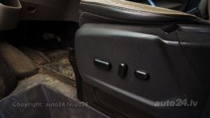 Pelēks Ford Tourneo 2017 Tallina, ar dzinēja tilpumu 2.00 L un nobraukumu 235 tūkst. km par 19999 €, foto 16 vietnē AUTOMOTO.COM.LV