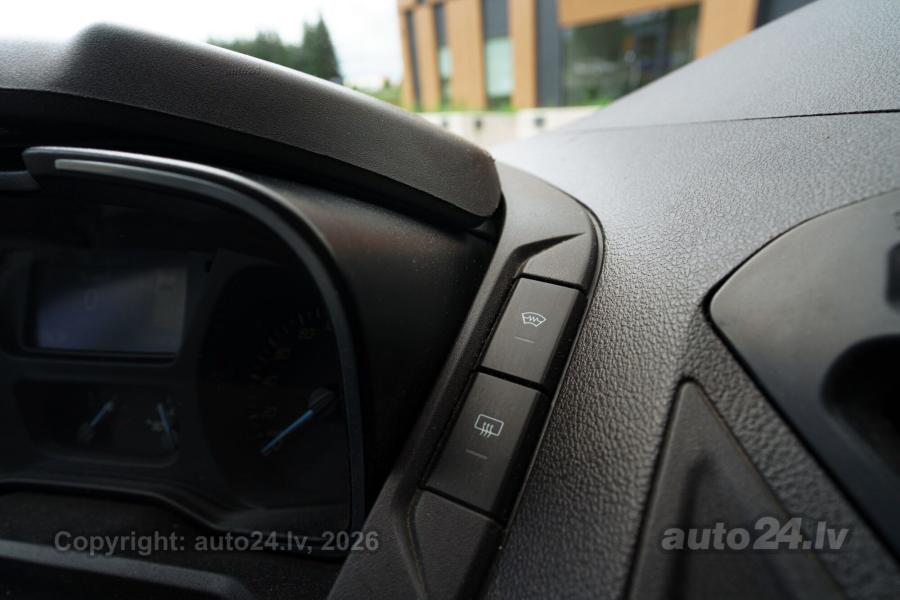 Pelēks Ford Tourneo 2017 Tallina, ar dzinēja tilpumu 2.00 L un nobraukumu 235 tūkst. km par 19999 €, foto 18 vietnē AUTOMOTO.COM.LV