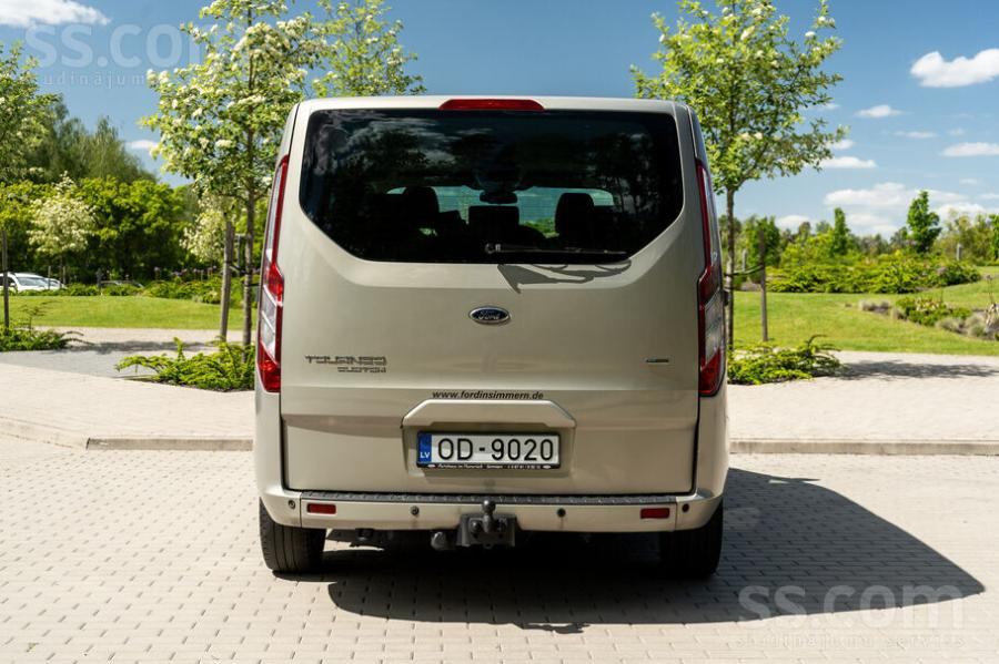 Ford Tourneo 2013 in Jelgava, with an engine capacity of 2.20 L and mileage of 261 thousand km for 12500 €, photo 5 on AUTOMOTO.COM.LV