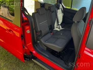 Red Ford Tourneo 2016 in Liepaja, with an engine capacity of 1.50 L and mileage of 167 thousand km for 9050 €, photo 11 on AUTOMOTO.COM.LV