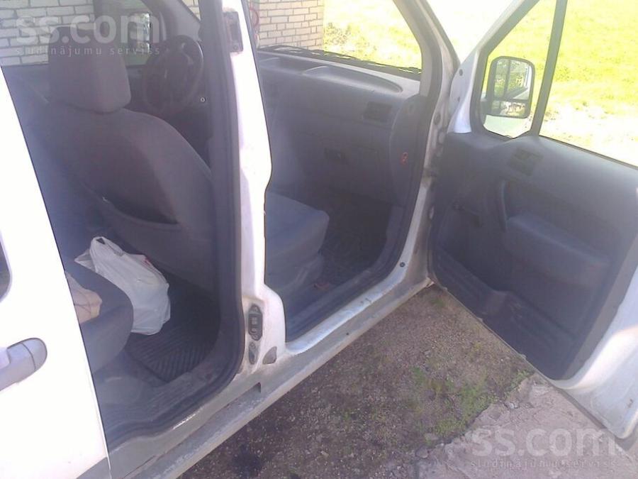Ford Tourneo 2007 Rīga, ar dzinēja tilpumu 1.80 L un nobraukumu 303 tūkst. km par 2100 €, foto 7 vietnē AUTOMOTO.COM.LV