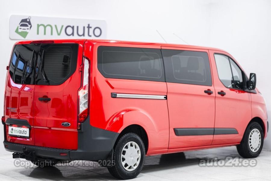 Ford Tourneo 2015 Tallina, ar dzinēja tilpumu 2.20 L un nobraukumu 251 tūkst. km par 9990 €, foto 2 vietnē AUTOMOTO.COM.LV