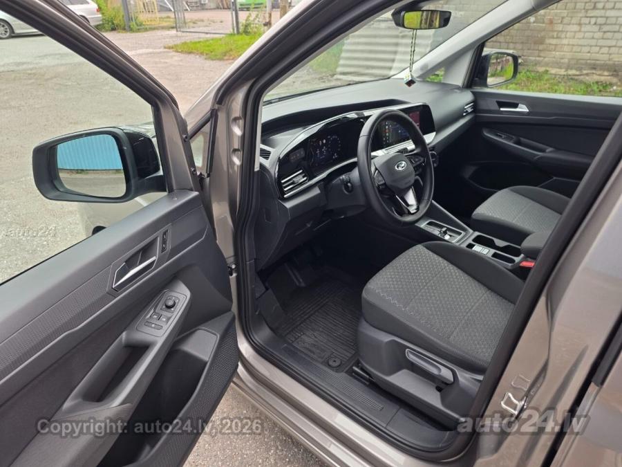 Ford Tourneo 2025 Tallina, ar dzinēja tilpumu 2.00 L un nobraukumu 15 tūkst. km par 36000 €, foto 7 vietnē AUTOMOTO.COM.LV