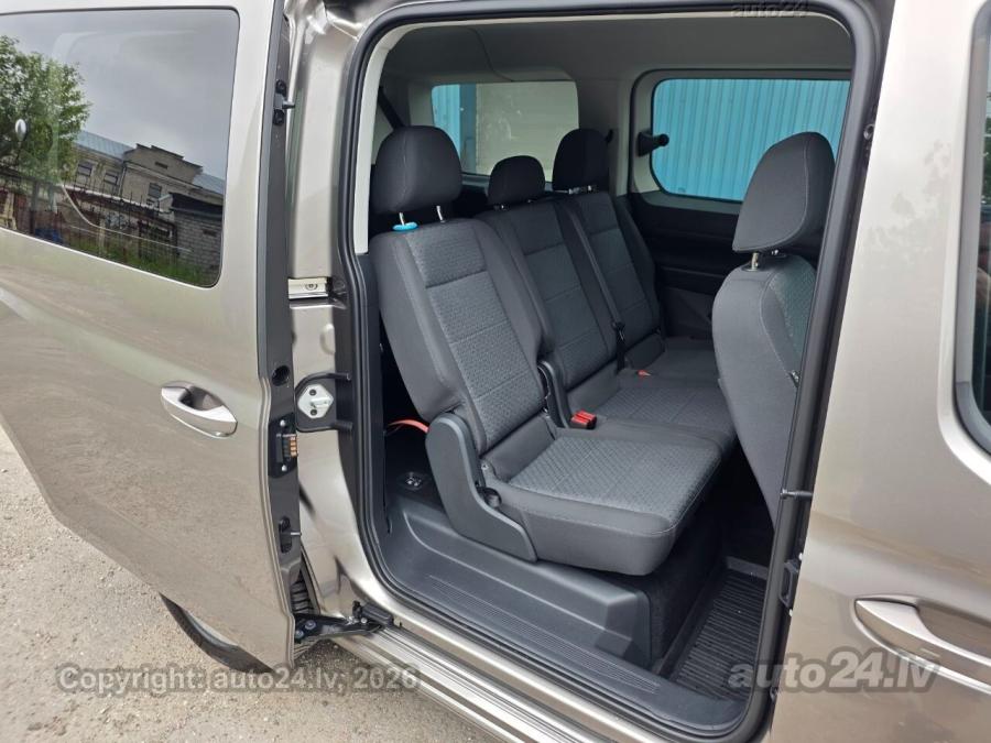 Ford Tourneo 2025 Tallina, ar dzinēja tilpumu 2.00 L un nobraukumu 15 tūkst. km par 36000 €, foto 12 vietnē AUTOMOTO.COM.LV
