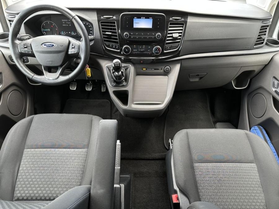 Ford Tourneo 2020 in Vilnius, with an engine capacity of 2.00 L and mileage of 63 thousand km for 23750 €, photo 4 on AUTOMOTO.COM.LV