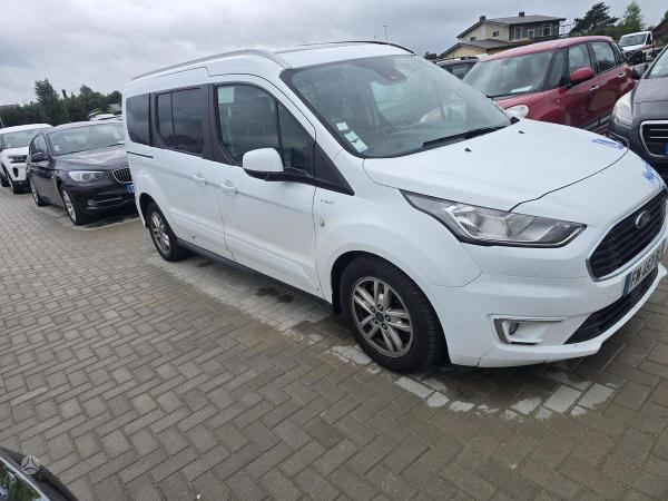White Ford Tourneo 2019 in Taurage, with an engine capacity of 1.50 L and mileage of 300 thousand km for 8000 €, photo 1 on AUTOMOTO.COM.LV