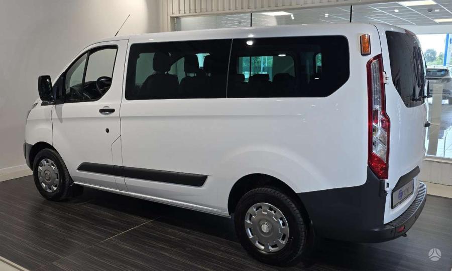 White Ford Tourneo 2016 in Siauliai, with an engine capacity of 2.20 L and mileage of 110 thousand km for 16900 €, photo 3 on AUTOMOTO.COM.LV