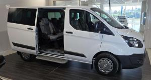 White Ford Tourneo 2016 in Siauliai, with an engine capacity of 2.20 L and mileage of 110 thousand km for 16900 €, photo 5 on AUTOMOTO.COM.LV