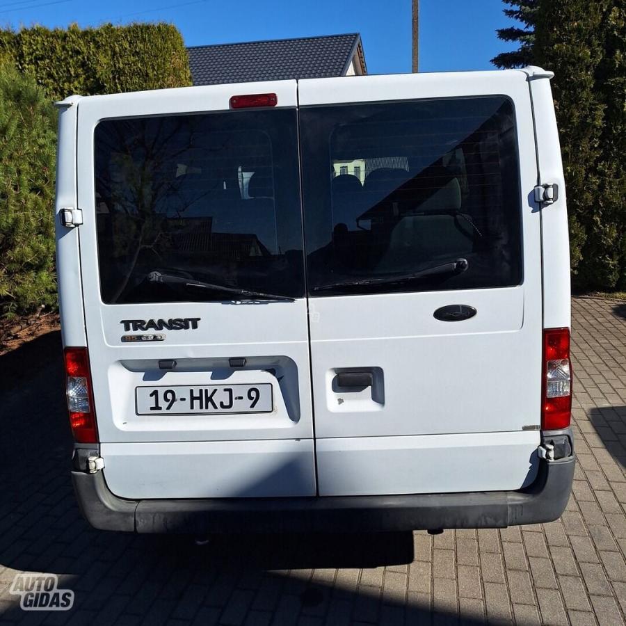 White Ford Tourneo 2009 in Raseiniai, with an engine capacity of 2.20 L and mileage of 218 thousand km for 3900 €, photo 9 on AUTOMOTO.COM.LV